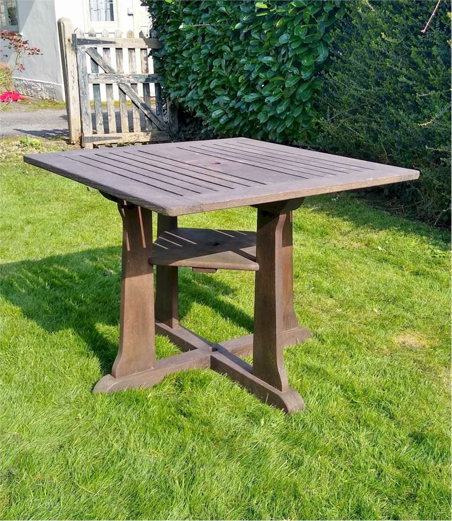 Classic Heals garden set in teak | GARDEN | Art Furniture