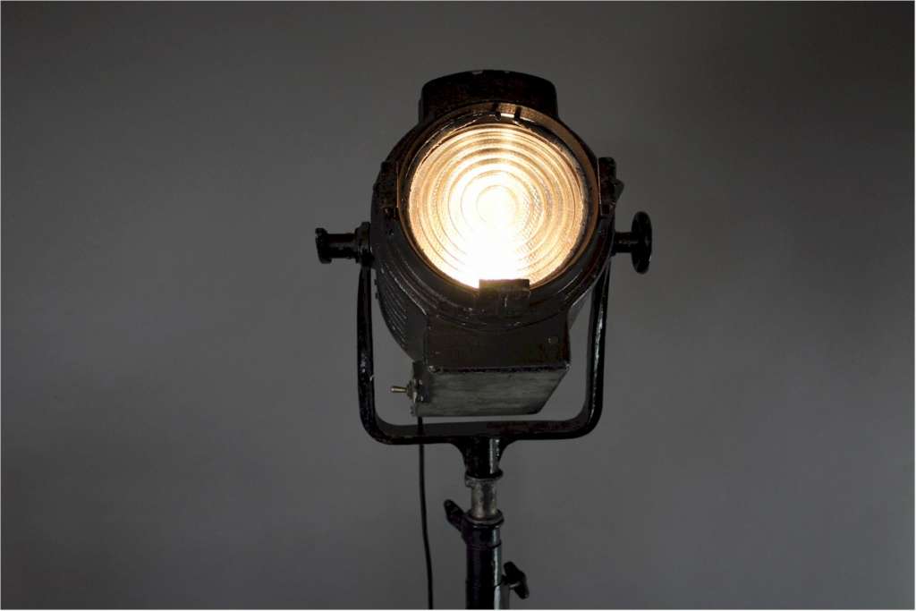 Vintage Industrial theatre lamp by Hewitt Universal | SOLD | Art Furniture